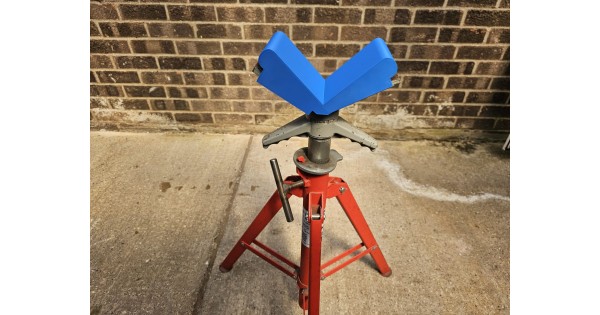 90° V-Pipe Stand Tool | Box Section Tube Support Adapter